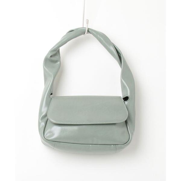 参考価格：7，899円発売時期：2021年12月コンディション：B（目立つ使用感なし）使用感が少ない、または気にならないアイテム表面：傷付属品：タグ参考商品名：ルーシュドハンドル ショルダーバッグ / Ruched Handle Shoul...