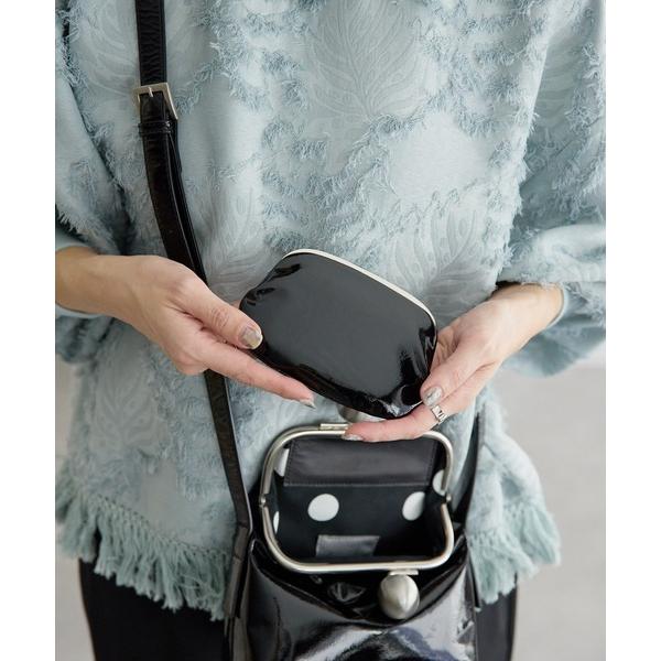 参考価格：8，800円発売時期：2024年11月コンディション：A（使用感なし）数回使用した程度で使用感が感じられないアイテム付属品：箱・保存袋・タグ参考商品名：【kawa-kawa(カワカワ)】NO1482 ミニ財布/ミニポーチ参考品番：...