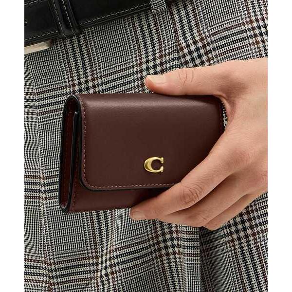 ZOZO問い合わせ番号:104878967ショップ:COACH，コーチブランド:COACH，コーチ商品名:エッセンシャル フラップ カード ケース（ミニ財布）カテゴリ:財布/小物>財布ブランド品番:CCW82 B4MPL素材:牛革原産...