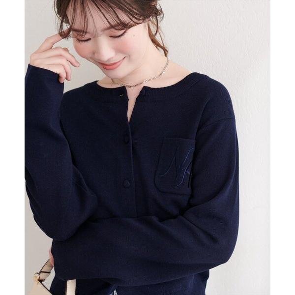 ZOZO問い合わせ番号:105041548ショップ:natural couture，ナチュラルクチュールブランド:natural couture，ナチュラルクチュール商品名:ロゴ刺繍ポケットカーディガンカテゴリ:トップス>カーディガン...