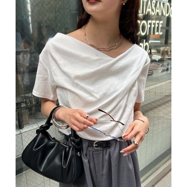 ZOZO問い合わせ番号:105114805ショップ:mystic，ミスティックブランド:mystic，ミスティック商品名:【WEB限定/REVIVAL/新色ラインストーンが登場！】26SSオフショルTシャツカテゴリ:トップス>Tシャツ...