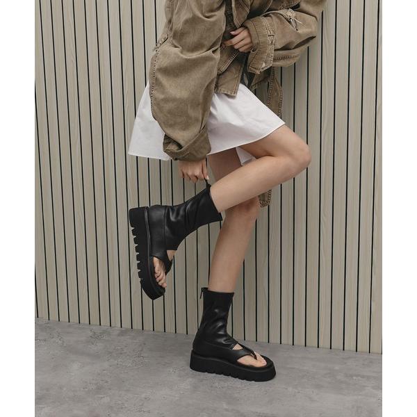 ZOZO問い合わせ番号:105193027ショップ:CHARLES &amp; KEITH，チャールズ＆キースブランド:CHARLES &amp; KEITH，チャールズ &amp; キース商品名:Laine レイン プラットフォーム ブー...