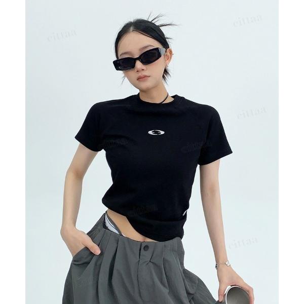 ZOZO問い合わせ番号:105229751ショップ:Dalfwin，ダールフィンブランド:Dalfwin，ダールフィン商品名:韓国ファッション ワンポイント刺繍ショート丈スリムフィットTシャツカテゴリ:トップス>Tシャツ/カットソーブ...