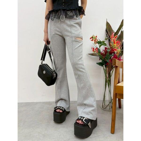 ZOZO問い合わせ番号:105232585ショップ:EVRIS，エヴリスブランド:EVRIS，エヴリス商品名:ビジューカッティングスウェットフレアパンツカテゴリ:パンツ>スウェットパンツブランド品番:372630701501素材:綿6...