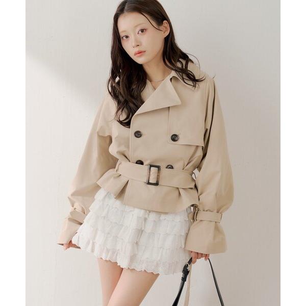 ZOZO問い合わせ番号:105314159ショップ:Chico，チコブランド:Chico，チコ商品名:ショートフレアトレンチコートカテゴリ:ジャケット/アウター>トレンチコートブランド品番:CHZ1061308A0001素材:表地：ポ...