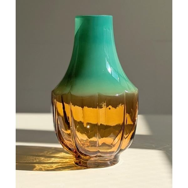 ZOZO問い合わせ番号:105423874ショップ:GEORGE'S，ジョージズブランド:GEORGE'S，ジョージズ商品名:2トーンカラー グラスベースカテゴリ:インテリア>フラワーベースブランド品番:679188素材:ガラス原産国...