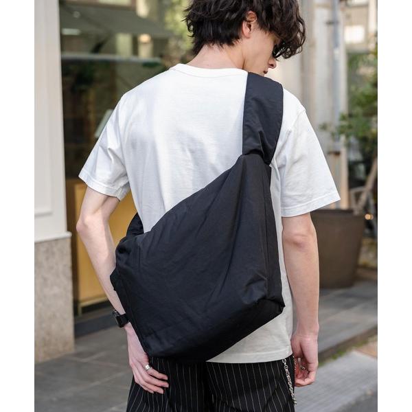 ZOZO問い合わせ番号:105424760ショップ:Rocky Monroe，ロッキーモンローブランド:Rocky Monroe，ロッキーモンロー商品名:ナイロンギャザーショルダーバッグ/斜め掛け/肩掛けカテゴリ:バッグ>ショルダーバ...