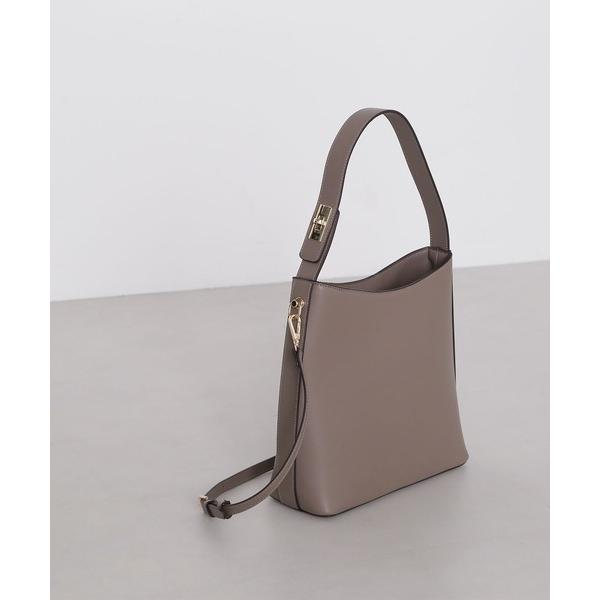 参考価格：7，920円発売時期：2023年07月コンディション：B（目立つ使用感なし）使用感が少ない、または気にならないアイテム留め具：傷参考商品名：◇マンハッタンショルダー参考品番：017-3282801【商品に関する注意事項】・こちらの...