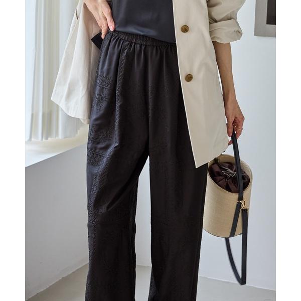 ZOZO問い合わせ番号:105546875ショップ:ROPE' PICNIC，ロぺピクニックブランド:ROPE' PICNIC，ロペピクニック商品名:スクエア刺繍イージーワイドパンツカテゴリ:パンツ>その他パンツブランド品番:2026...