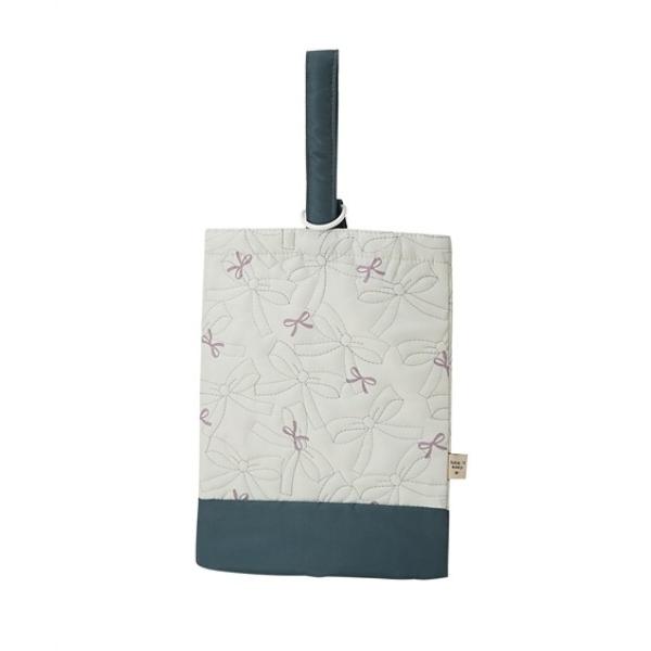 ZOZO問い合わせ番号:105547505ショップ:nissen，ニッセンブランド:QUNTSTYLE，キュントスタイル商品名:総柄キルティングシューズケースカテゴリ:バッグ>トートバッグブランド品番:CPL0126A0002素材:表...