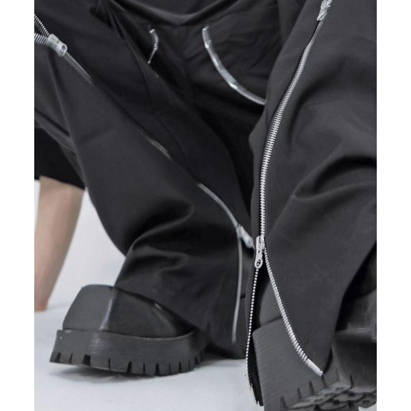 参考価格：5，610円発売時期：2023年12月コンディション：A（使用感なし）数回使用した程度で使用感が感じられないアイテム参考商品名：zipper design slacks/ジッパーデザイン スラックス参考品番：247-25SS/☆，...