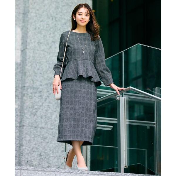 参考価格：15，001円発売時期：2024年10月コンディション：A（使用感なし）数回使用した程度で使用感が感じられないアイテム参考商品名：【WEB・一部店舗限定】カットジャカードペプラム セットアップ参考品番：OPWPCA0005【商品に...