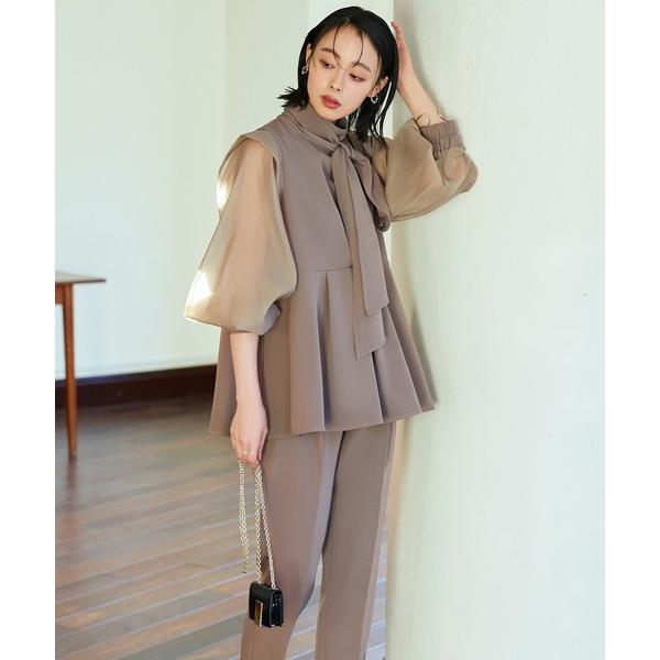 参考価格：14，828円発売時期：2023年11月コンディション：B（目立つ使用感なし）使用感が少ない、または気にならないアイテム後身頃：汚れ付属品：ベルト参考商品名：【オケージョン対応】オーガンジースリーブタックフレアトップス＆シークレッ...