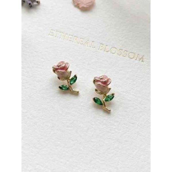 ※このアイテムは返品・交換対象外商品です。ZOZO問い合わせ番号:105701708ショップ:TONE，トーンブランド:tone，トーン商品名:【88eighty-eight】CUTEピンク薔薇ミニピアス【import】(MA)カテゴリ:ア...
