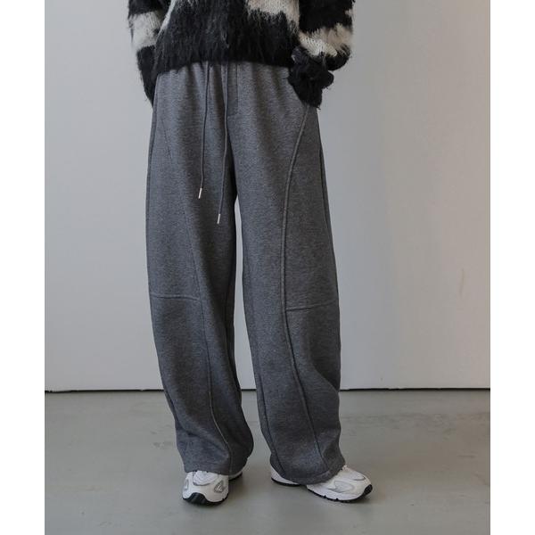 『タイムセール実施中』参考価格：5，980円発売時期：2024年12月コンディション：A（使用感なし）数回使用した程度で使用感が感じられないアイテム参考商品名：パネルライン裏起毛カーブパンツ参考品番：lsbtaw24-882【商品に関する注...