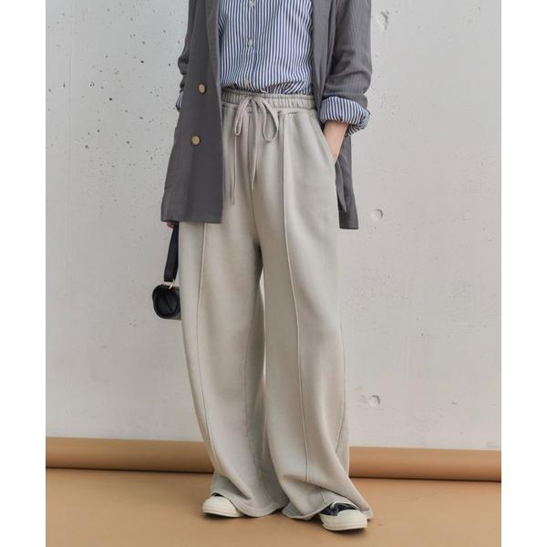 参考価格：11，880円発売時期：2025年09月コンディション：A（使用感なし）数回使用した程度で使用感が感じられないアイテム参考商品名：ピグメントセンターシームワイドパンツ参考品番：255-281-610-003【商品に関する注意事項】...