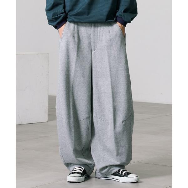 参考価格：18，700円発売時期：2024年12月コンディション：A（使用感なし）数回使用した程度で使用感が感じられないアイテム参考商品名：PUBLIC SWEAT バレルイージーパンツ参考品番：154640002/154240010【商品...