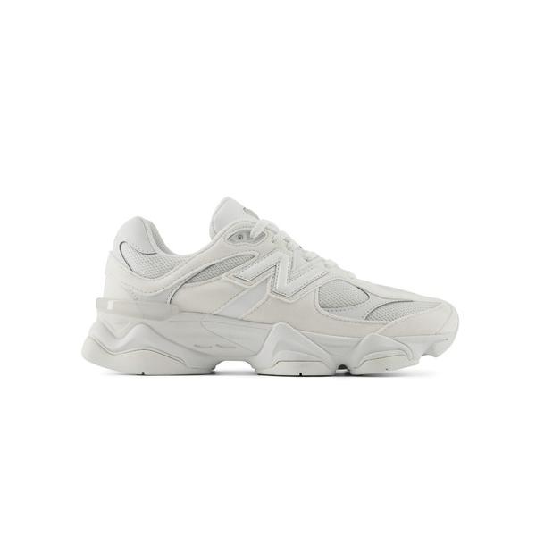ZOZO問い合わせ番号:105974574ショップ:New Balance，ニューバランスブランド:New Balance，ニューバランス商品名:9060カテゴリ:シューズ>スニーカーブランド品番:GC9060LL素材:合成繊維カラー...