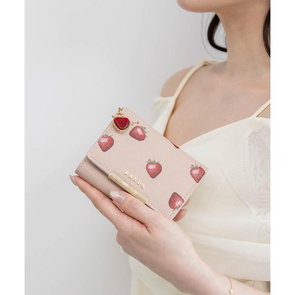 ZOZO問い合わせ番号:106097414ショップ:RANDA，ランダブランド:RANDA，ランダ商品名:【Cherry＆Strawberry】チャーム付き三つ折りウォレットカテゴリ:財布/小物>財布ブランド品番:FW37244素材:...