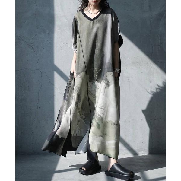 ZOZO問い合わせ番号:106139294ショップ:antiqua，アンティカブランド:antiqua，アンティカ商品名:アート柄 切替え Vネック ワンピースカテゴリ:ワンピース/ドレス>ワンピースブランド品番:PA-03950素材...