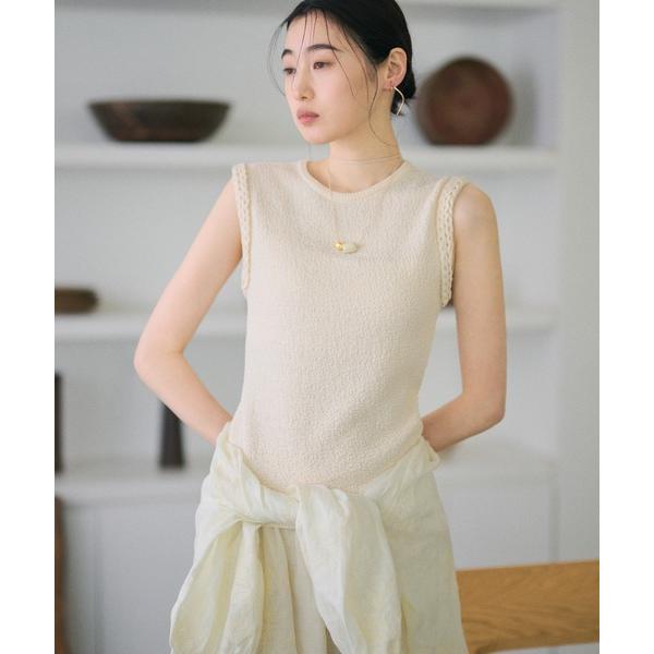 ZOZO問い合わせ番号:106140802ショップ:LAULEN，ローレンブランド:LAULEN，ローレン商品名:twist trimmed textured sleeveless top  /ツイストトリム3Dテクスチャースリーブレストッ...