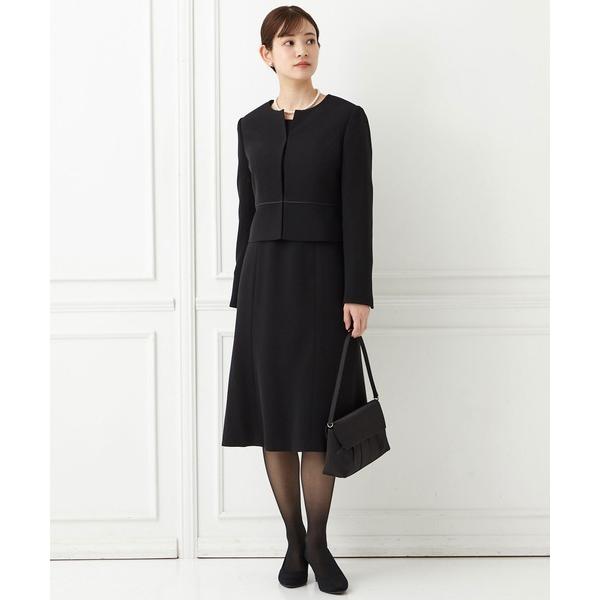 参考価格：38，500円発売時期：2024年05月コンディション：A（使用感なし）数回使用した程度で使用感が感じられないアイテム付属品：インナー参考商品名：【喪服・礼服】ウォッシャブル ノーカラージャケット・前開きフレアワンピース 2点セッ...