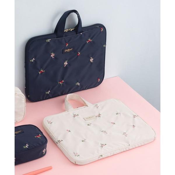 ZOZO問い合わせ番号:106291283ショップ:Cath Kidston，キャス キッドソンブランド:Cath Kidston，キャスキッドソン商品名:エンブロイダリーPCケース Ditsy Floral Embroideryカテゴリ:...