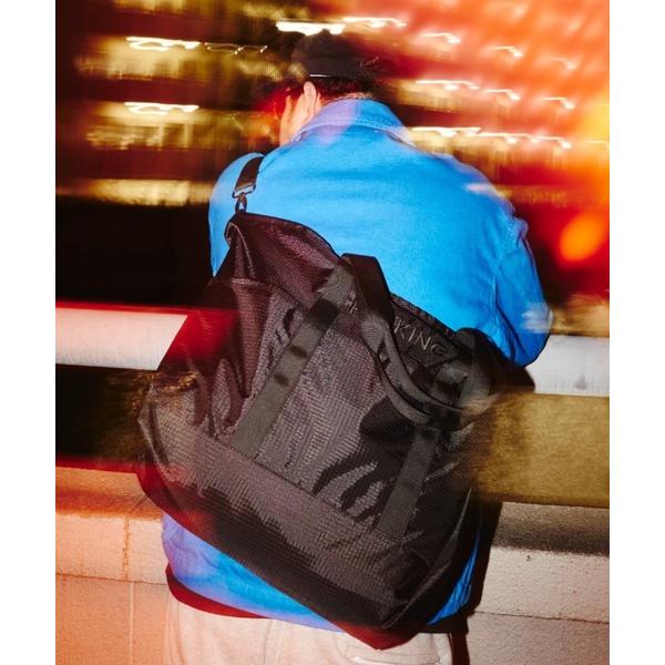 参考価格：7，480円発売時期：2024年10月コンディション：B（目立つ使用感なし）使用感が少ない、または気にならないアイテム表面・内側：汚れ参考商品名：PACKING/パッキング　RIP STOP 5P UTILITY TOTE BLA...