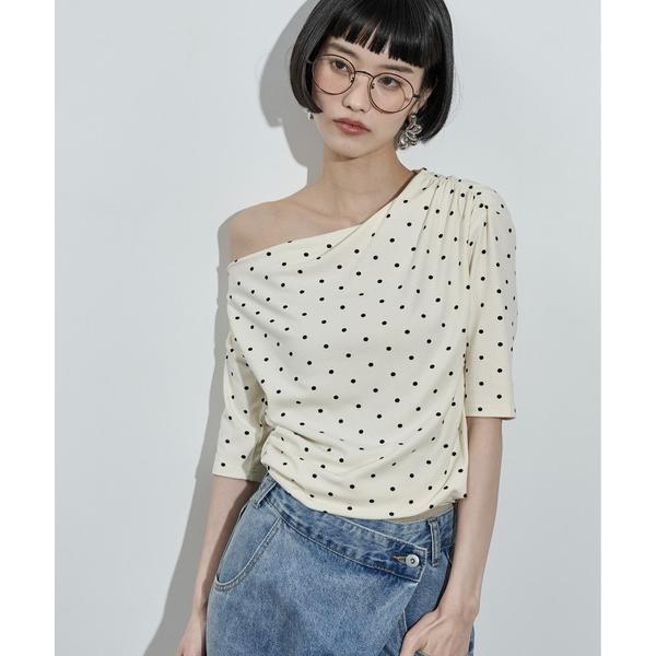 ZOZO問い合わせ番号:106329790ショップ:Auntie Rosa，アンティローザブランド:THE YOn，ザヨン商品名:ドットプリントワンショルトップスカテゴリ:トップス>Tシャツ/カットソーブランド品番:TY0000051...