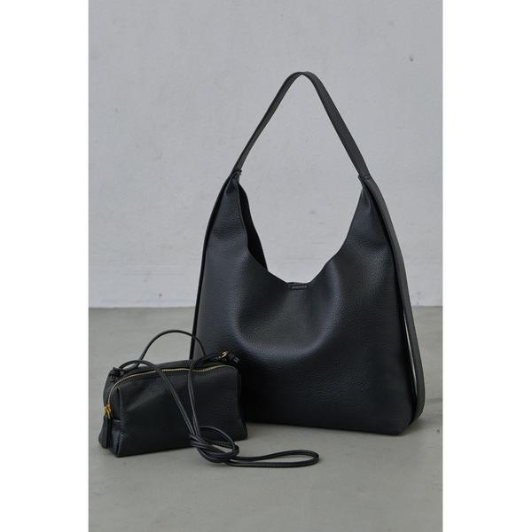 ZOZO問い合わせ番号:106329845ショップ:Avenue，アヴェニューブランド:un/neu，アンノイ商品名:トライアングルワンショルダーバッグ / ポーチショルダーセット / A4、14インチPC収納可カテゴリ:バッグ>ショ...