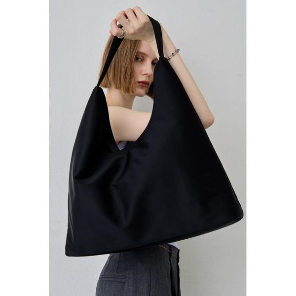ZOZO問い合わせ番号:106329864ショップ:Avenue，アヴェニューブランド:un/neu，アンノイ商品名:トライアングルワンショルダーバッグ / A4サイズ、PC（14inch）収納可能 / 軽量、大容量バッグカテゴリ:バッグ&...
