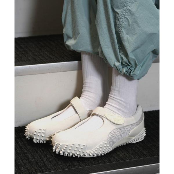 参考価格：13，200円発売時期：2025年04月コンディション：C（やや使用感あり）使用感があり、やや気になる傷や汚れがあるアイテム全体的：汚れかかと：履きジワ参考商品名：PUMA/プーマ レディース スニーカー ウィメンズ モストロ フ...