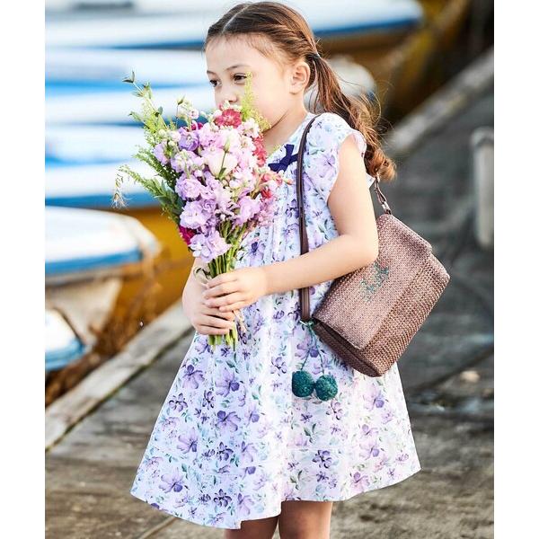 ZOZO問い合わせ番号:106368487ショップ:BEBE ONLINE STORE，ベベ オンラインストアブランド:BeBe，ベベ商品名:【お揃い】ジャルダンフルーリプリントサッカーフレアワンピース(90~150cm)カテゴリ:ワンピー...