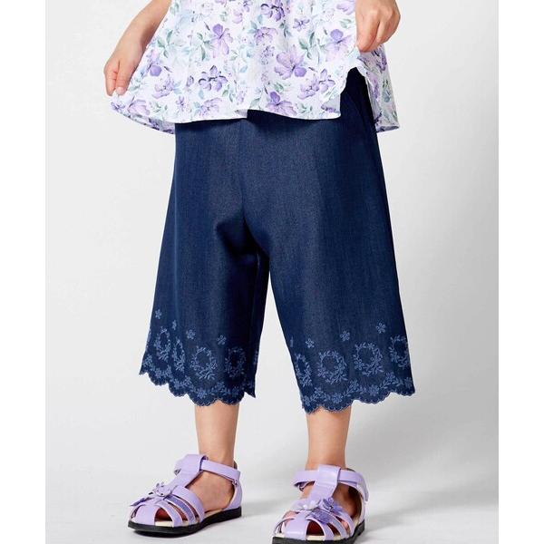 ZOZO問い合わせ番号:106368525ショップ:BEBE ONLINE STORE，ベベ オンラインストアブランド:BeBe，ベベ商品名:シャンブレー裾スカラップ刺しゅう6分丈ワイドパンツ(90~160cm)カテゴリ:パンツ>その...