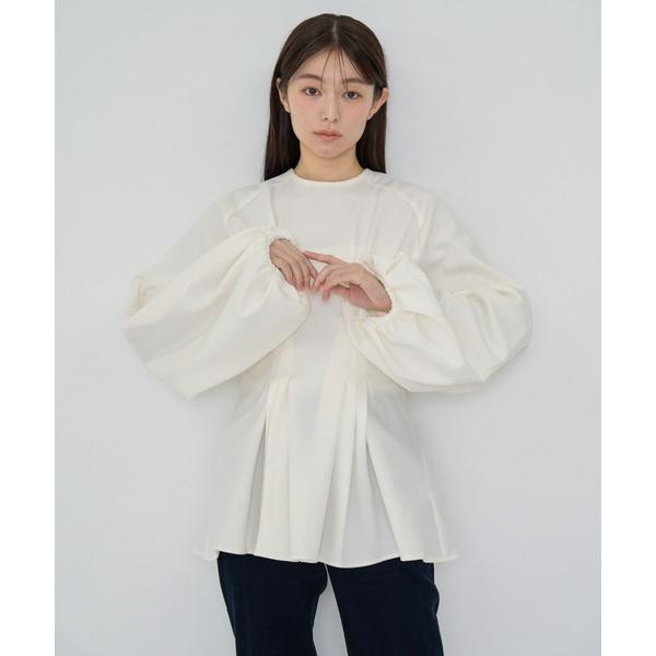参考価格：12，000円発売時期：2023年12月コンディション：C（やや使用感あり）使用感があり、やや気になる傷や汚れがあるアイテム袖口・すそ周り・内側：汚れ参考商品名：ボリューム ブラウス バルーンスリーブ参考品番：CL-BKS0301...