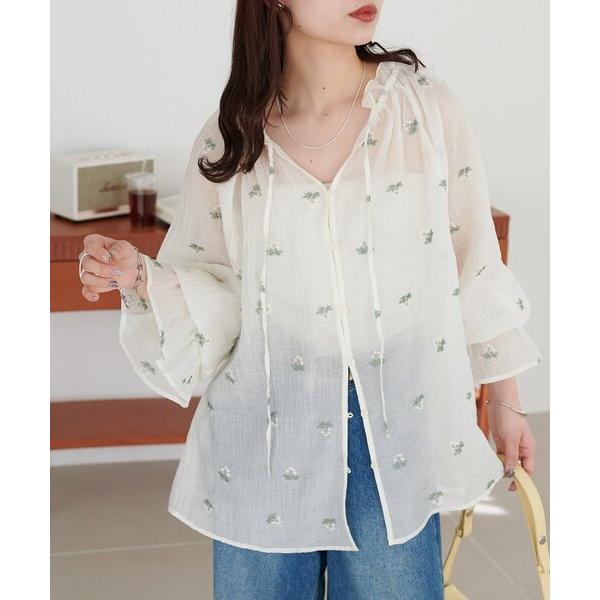 ZOZO問い合わせ番号:106450172ショップ:DISCOAT，ディスコートブランド:DISCOAT，ディスコート商品名:花柄刺繍衿フリルシャツカテゴリ:トップス>シャツ/ブラウスブランド品番:DCZ1061204A0018素材:...