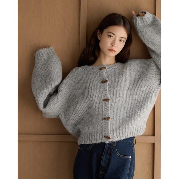 『タイムセール実施中』参考価格：7，700円発売時期：2025年10月コンディション：A（使用感なし）数回使用した程度で使用感が感じられないアイテム参考商品名：トグルボタンカーディガン参考品番：MO00000060【商品に関する注意事項】・...