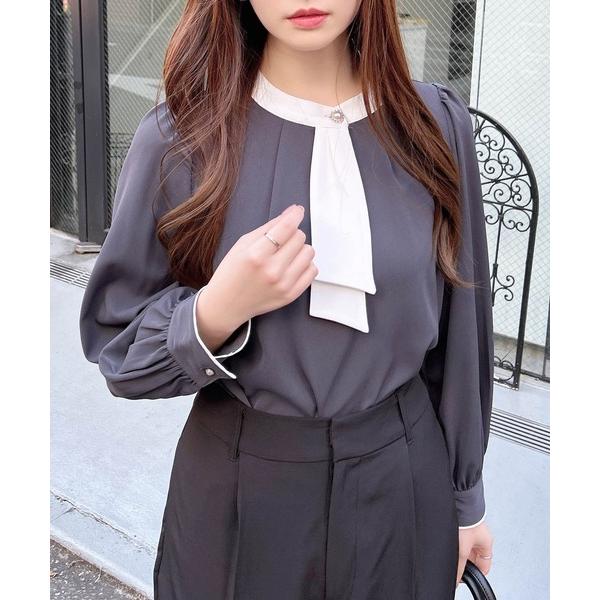 参考価格：3，960円発売時期：2025年01月コンディション：B（目立つ使用感なし）使用感が少ない、または気にならないアイテム後身頃：毛玉参考商品名：配色ボウタイトロミブラウス参考品番：1251-200083【商品に関する注意事項】・こち...