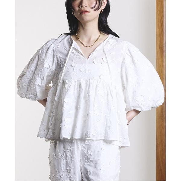 『タイムセール実施中』ZOZO問い合わせ番号:106723430ショップ:ROSE BUD，ローズバッドブランド:ROSE BUD，ローズバッド商品名:3D FLORAL EMBROIDERY BLOUSEカテゴリ:トップス>シャツ/...