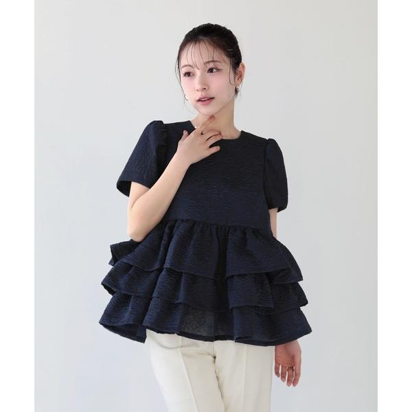 ZOZO問い合わせ番号:106798968ショップ:Fit more，フィットモアブランド:Fit more，フィットモア商品名:ジャガードボリューム３段フリルトップスカテゴリ:トップス>その他トップスブランド品番:f5t6202-5...