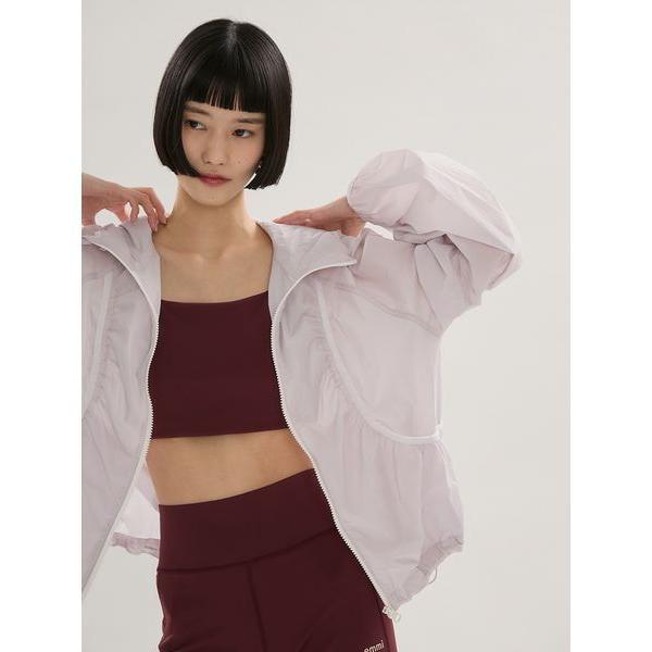 ZOZO問い合わせ番号:106837662ショップ:emmi，エミブランド:emmi，エミ商品名:【ONLINE限定カラーあり】ギャザーディテールナイロンブルゾン【セットアップ対応】カテゴリ:ジャケット/アウター>ブルゾンブランド品番...