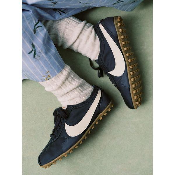 ZOZO問い合わせ番号:106875356ショップ:emmi，エミブランド:NIKE，ナイキ，emmi，エミ商品名:【NIKE meets emmi】MOON SHOE OG SSカテゴリ:シューズ>スニーカーブランド品番:IW095...