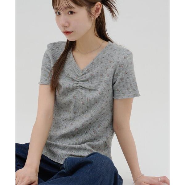 ZOZO問い合わせ番号:106880667ショップ:DISCOAT，ディスコートブランド:DISCOAT，ディスコート商品名:【umm.】胸ギャザー花柄ワッフル半袖トップスカテゴリ:トップス>Tシャツ/カットソーブランド品番:DCU1...