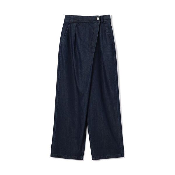 参考価格：26，400円発売時期：2025年05月コンディション：A（使用感なし）数回使用した程度で使用感が感じられないアイテム参考商品名：コットンセルロースデニム アシンメトリータックパンツ参考品番：12045204532【商品に関する注...
