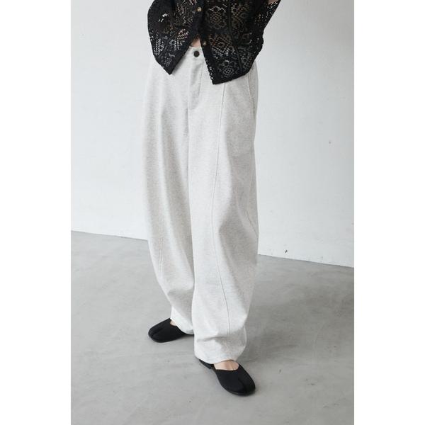 ZOZO問い合わせ番号:106959342ショップ:Avenue，アヴェニューブランド:ANF.MUU，アンフムー商品名:スウェットバレルレッグパンツカテゴリ:パンツ>スウェットパンツブランド品番:326262-101-003素材:綿...