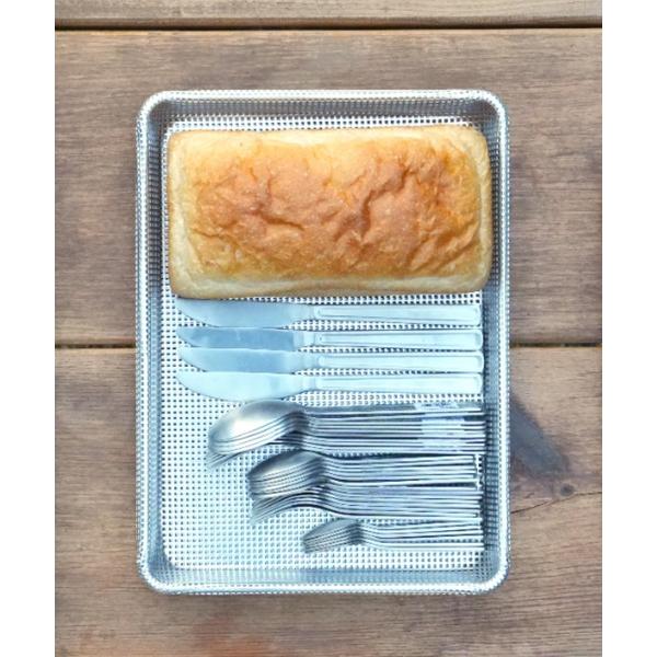ZOZO問い合わせ番号:106959907ショップ:DULTON，ダルトンブランド:DULTON，ダルトン商品名:PERFORATED ALUMINUM TRAY 330/アルミニウム トレイカテゴリ:食器/キッチン>キッチンツールブ...