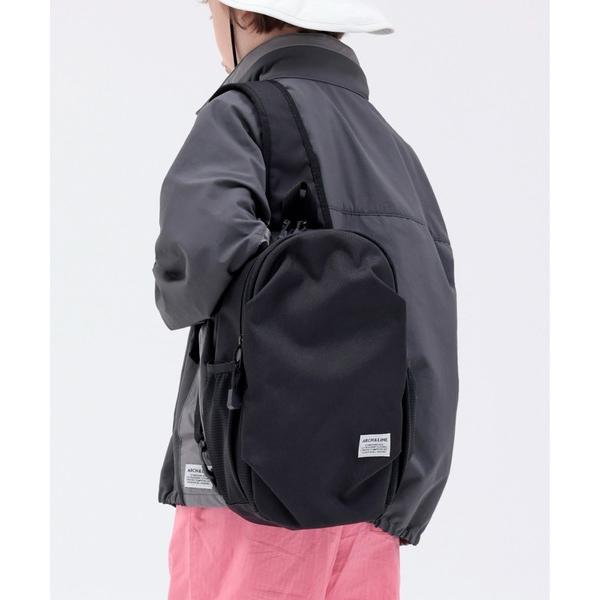 参考価格：6，380円発売時期：2022年12月コンディション：B（目立つ使用感なし）使用感が少ない、または気にならないアイテム表面：ほつれ参考商品名：リサイクルポリエステルボディバッグ 容量6L COMPACT DAY BAG参考品番：A...