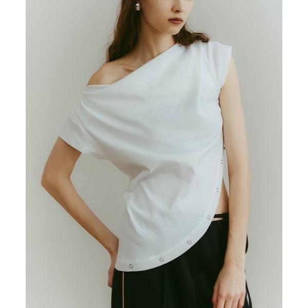 ZOZO問い合わせ番号:107503281ショップ:MARTE，マルテブランド:ILANIS，イラニス商品名:Ease One-Shoulder Tee｜ワンショルダーカットソーカテゴリ:トップス>Tシャツ/カットソーブランド品番:I...