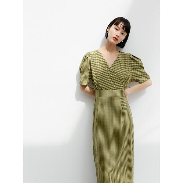 ZOZO問い合わせ番号:107504364ショップ:Katrin TOKYO，カトリーントーキョーブランド:Katrin TOKYO，カトリーントーキョー商品名:v-neck maxi onepieceカテゴリ:ワンピース/ドレス>ワ...