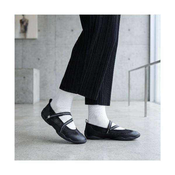 ZOZO問い合わせ番号:107999358ショップ:FILA，フィラブランド:FILA，フィラ商品名:FILA GLIO MJカテゴリ:シューズ>スニーカーブランド品番:FU0103821001素材:その他合成繊維原産国:中国カラー:...
